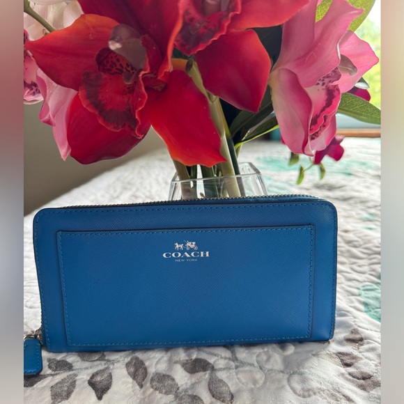Coach | Bags | Coach Darcy Leather Accordion Style Zip Wallet | Poshmark